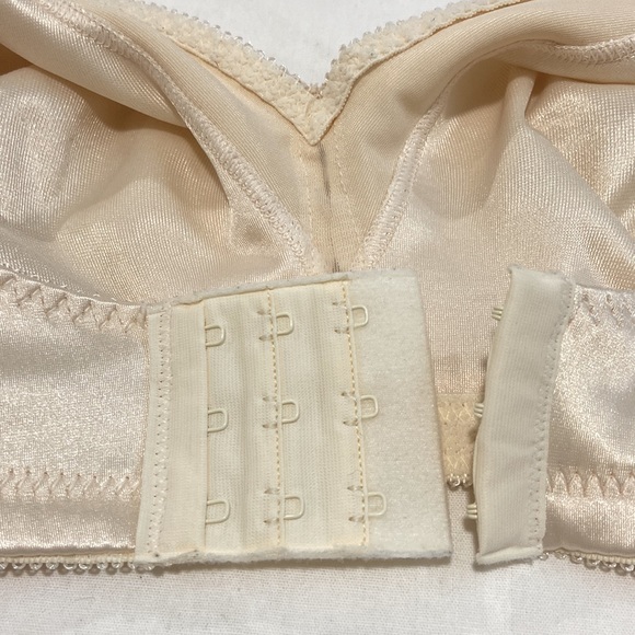 Bali | Intimates & Sleepwear | Vintage Bali Wire Free Bra Women Plus ...